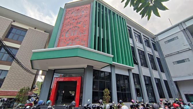 Gubernur Ganjar Resmikan Laboratorium Saintek Unisnu Jepara - Radar Kudus